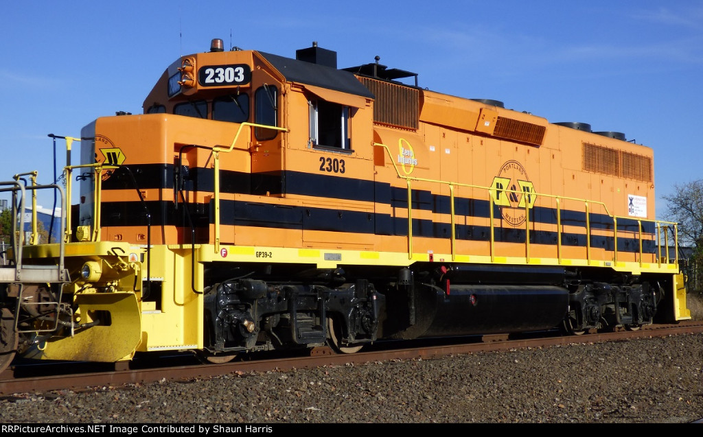 PNWR 2303 GP39-2